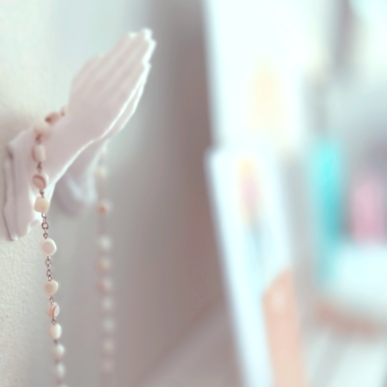 Prayer Hands Wall Holder – Be Still Prayer Space